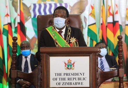 Zimbabwean President Emmerson Mnangagwa Arrives State Editorial Stock ...