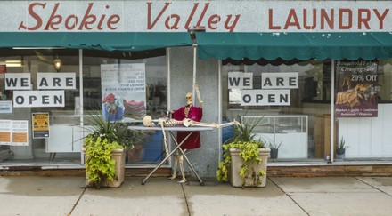 Skeletons Displayed Outside Laundry Highwood Skeleton Editorial Stock ...