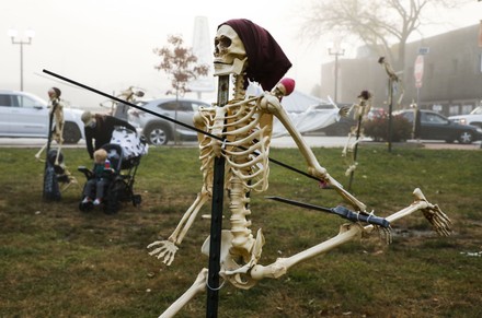 Skeleton Spear Through Chest Displayed Highwood Editorial Stock Photo ...
