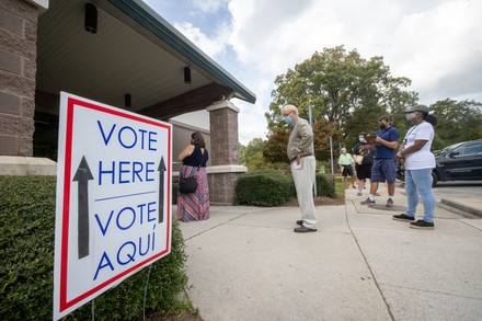 Early voting, Duluth, Georgia, USA - 24 Oct 2020 Stock Pictures ...