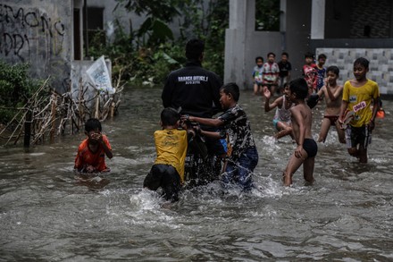Group Children Seen Playing During Floods Editorial Stock Photo - Stock ...