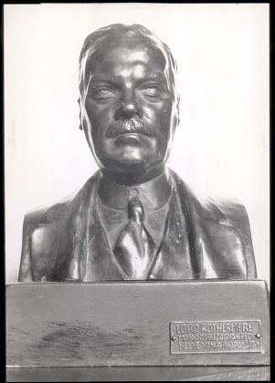 1st Viscount Rothermere Dead 1940 Hungarian Editorial Stock Photo ...