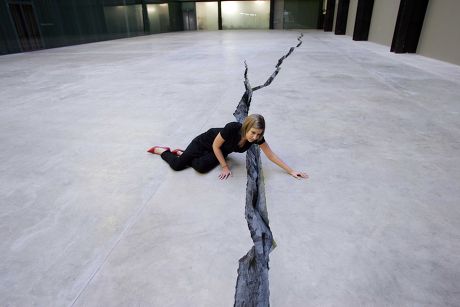 Shibboleth By Doris Salcedo New Installation Editorial Stock Photo ...