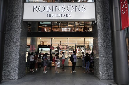 Shoppers Queue Enter Robinsons Department Store Editorial Stock Photo ...