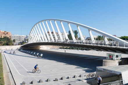 imágenes de World Cities Day celebration in Valencia, Spain - 30 Oct ...