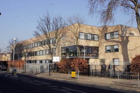 Harris Academy Peckham London Harris Academy Editorial Stock Photo ...