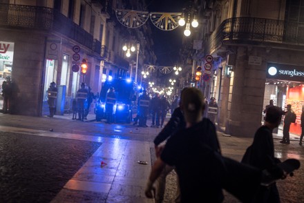 Anti lockdown protest, Barcelona, Spain - 30 Oct 2020 Stock Pictures ...