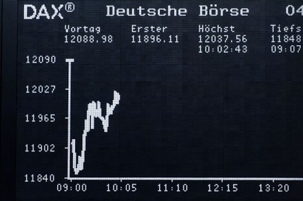 Trading at Deutsche Boerse stock exchange, Frankfurt, Germany - 04 Nov ...