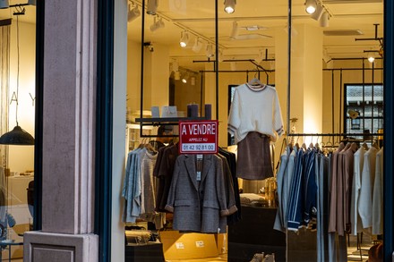 Closing of non-essential shops, Lyon, France - 11 Nov 2020 Stock ...
