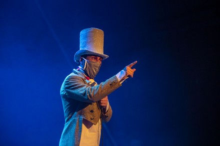 Member Contemporary Circus Company Cirk La Editorial Stock Photo ...