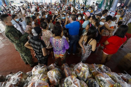People Crowd Around Disaster Response Officer Editorial Stock Photo ...