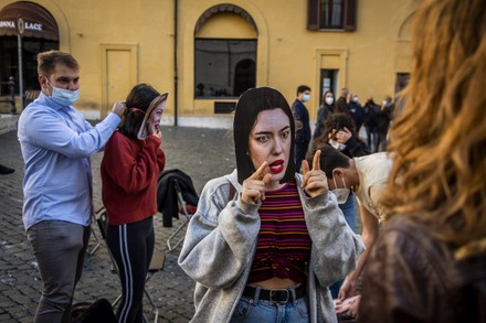 Flash-Mob of middle school students on the occasion of the ...