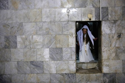 Member Yazidi Religious Minority Arrives Attend Editorial Stock Photo ...