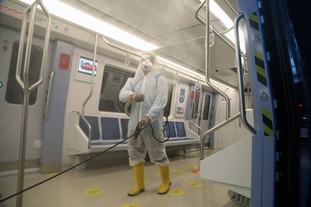 Sanitation Worker Personal Protective Equipment Conducts Editorial ...