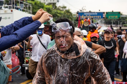 Protester Helping Injured Demonstrator Suffering Effects Editorial ...