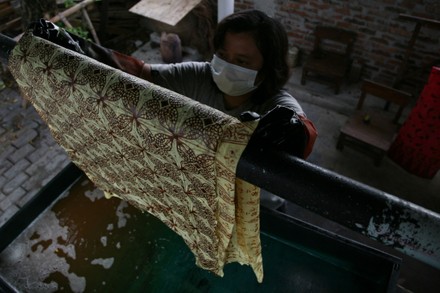 56 Drying batik cloth Stock Pictures, Editorial Images and Stock Photos ...