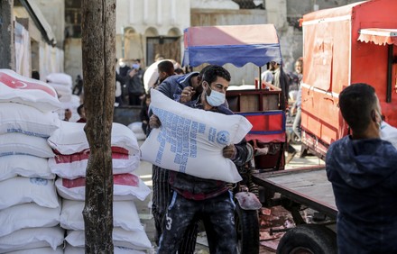 Food distribution in Gaza, Palestine - 30 Nov 2020 Stock Pictures ...