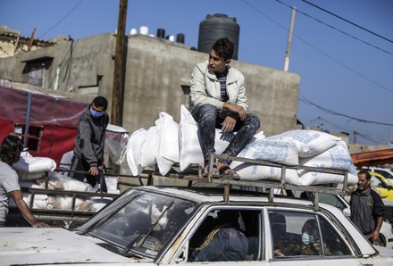 Food distribution in Gaza, Palestine - 30 Nov 2020 Stock Pictures ...