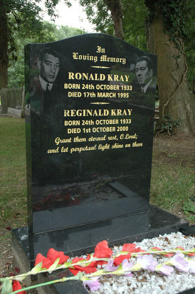 Ronnie Reggie Kray Headstone Grave Chingford Editorial Stock Photo ...