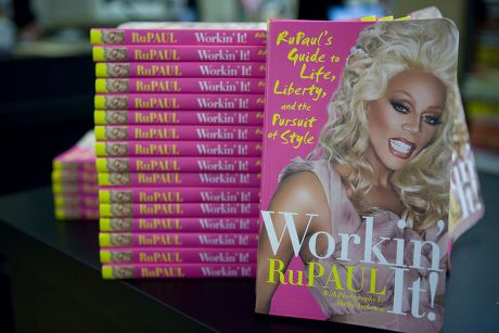 __COUNT__ imágenes de RuPaul 'Workin' It!: RuPaul's Guide to Life ...