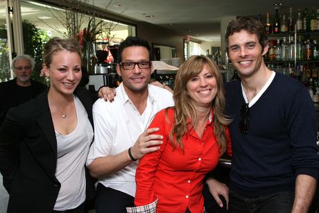 Kaley Cuoco Josh Hopkins Andrea Pettjoseph Editorial Stock Photo ...