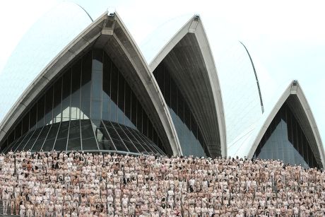 Spencer Tunick Gives Instructions Members Public Redaktionelles ...