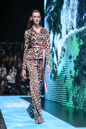 66 Animal skin clothing Stock Pictures, Editorial Images and Stock ...