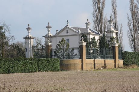 Foliejon Park Fifield Berkshire Gatehouse 5309 Editorial Stock Photo ...