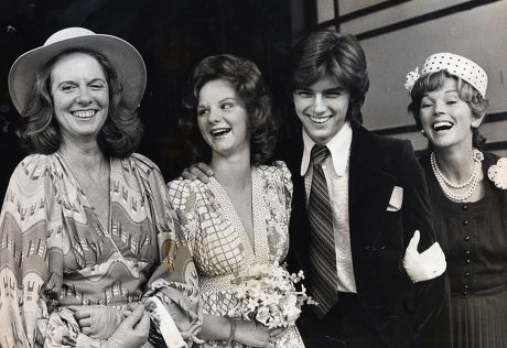 Dawn Addams Right Actress Died May: foto stock editoriale - Immagine ...