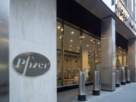 NYC: Pfizer World Headquarter building exterior, New York, United ...
