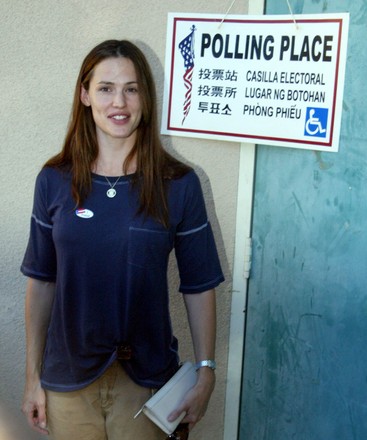 Jennifer Garner Proudly Exercises Her Civic Editorial Stock Photo ...