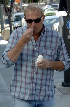 Kevin Costner grabs a bite to eat in West Hollywood, Ca, California ...