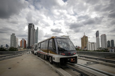 Gold Line Monorail Commuter Train Leaves Editorial Stock Photo - Stock ...