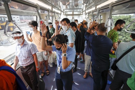 Commuters Ride Gold Line Monorail Commuter Editorial Stock Photo ...