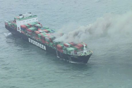 17 Shipping container fire Stock Pictures, Editorial Images and Stock ...