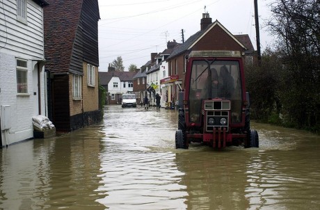 Flooding Yalding Kent Flood Victims Yalding Editorial Stock Photo ...