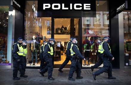 Police Pass Branch Retailer Police During Editorial Stock Photo - Stock ...