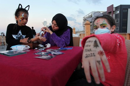 59 Palestinian tattoo artist Stock Pictures, Editorial Images and Stock ...