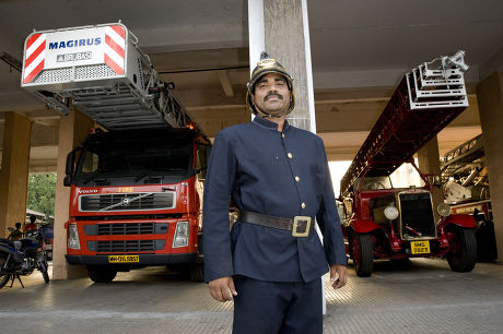 Firefighter Wearing Old Antiquated Rajera Firefighting Editorial Stock ...