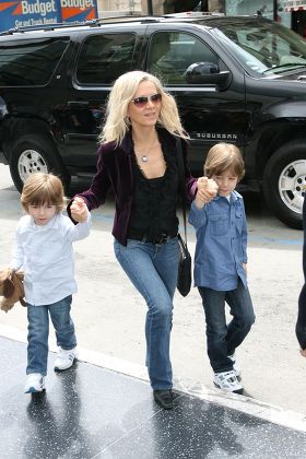 Tennyson Crowe Danielle Spencer Charlie Crowe Editorial Stock Photo ...