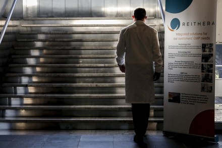 Researchers Work Reitheras Laboratories Castel Romano Editorial Stock ...