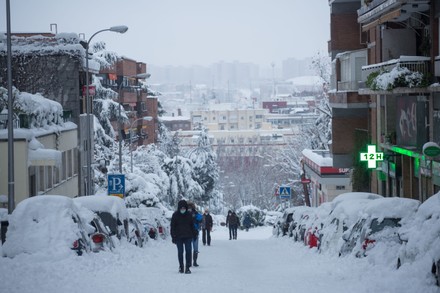 Historic snowfall in Madrid, Spain - 09 Jan 2021 Stock Pictures ...