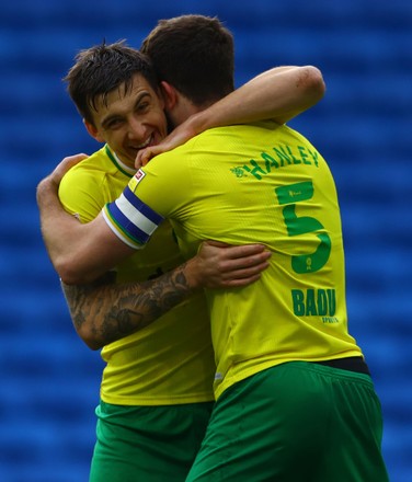 500 Hugging footballer player Stock Pictures, Editorial Images and ...