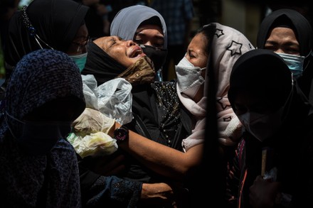 Relative Weeps During Funeral Held Victim Editorial Stock Photo - Stock ...
