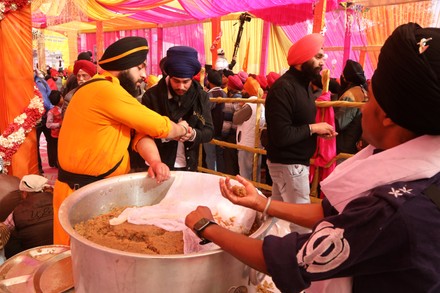 Indian Sikh Devotees Eat Langer Holy Editorial Stock Photo - Stock ...