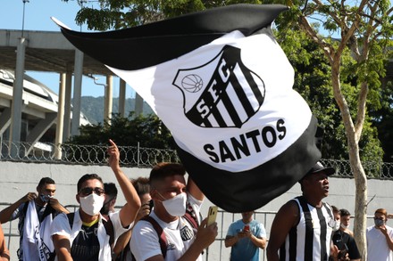 Santos Fans Gather Outside Maracana Stadium Editorial Stock Photo ...