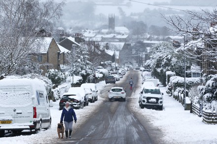 Overnight snow in Holmfirth, UK - 02 Feb 2021 Stock Pictures, Editorial ...