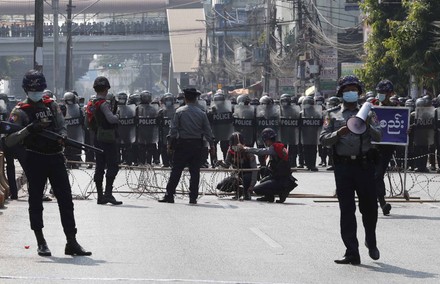 Protester Flashes Threefinger Salute Symbol Resistance Editorial Stock ...