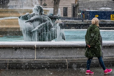 33 Freezing statues Stock Pictures, Editorial Images and Stock Photos ...