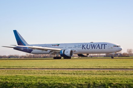 Kuwait Airways Boeing 777300 Aircraft Seen Editorial Stock Photo ...